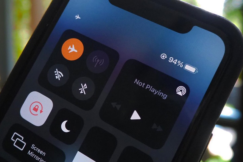 Why Should You Turn Off Your Phone on A Flight? - SVietnam Travel